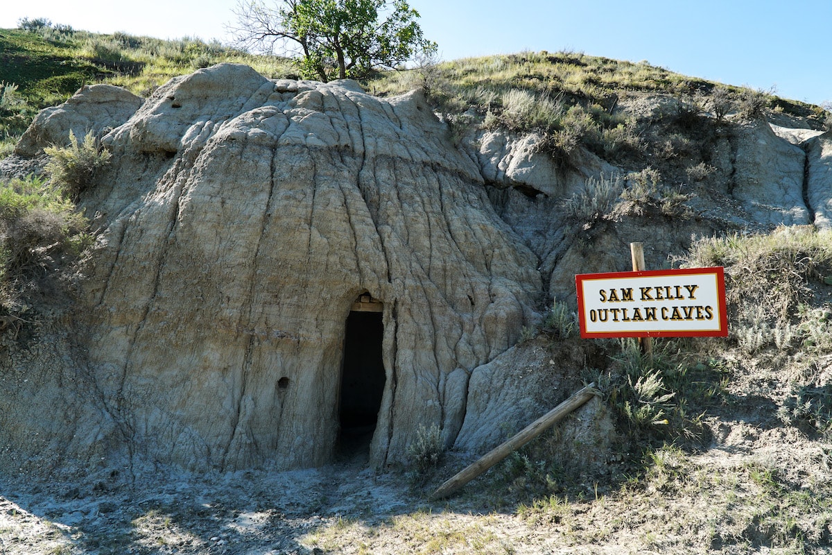 Exploring Saskatchewan's Big Muddy Badlands - Must Do Canada