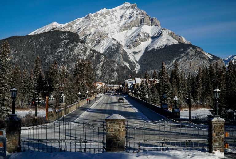 How to Enjoy Banff in the Winter - Must Do Canada