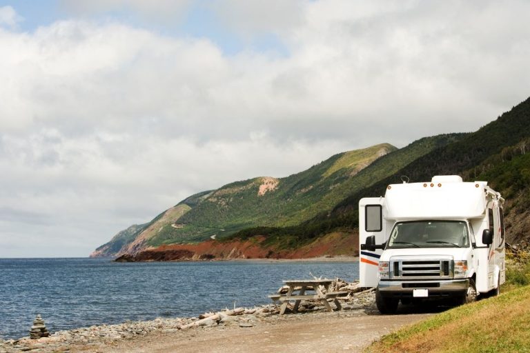 Your Guide to How to RV in Canada - Must Do Canada