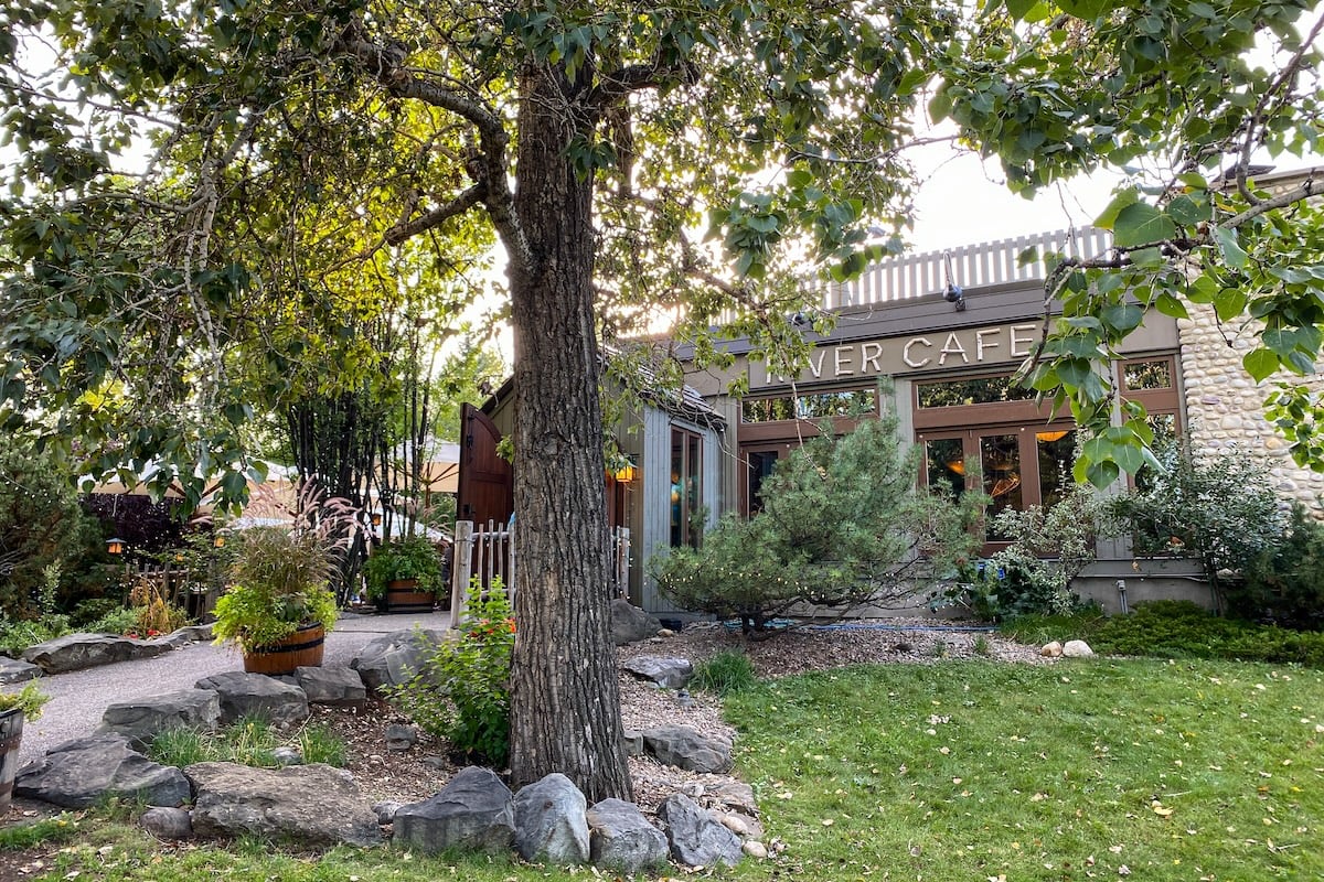 41 Calgary Restaurants You Need To Try! - Must Do Canada